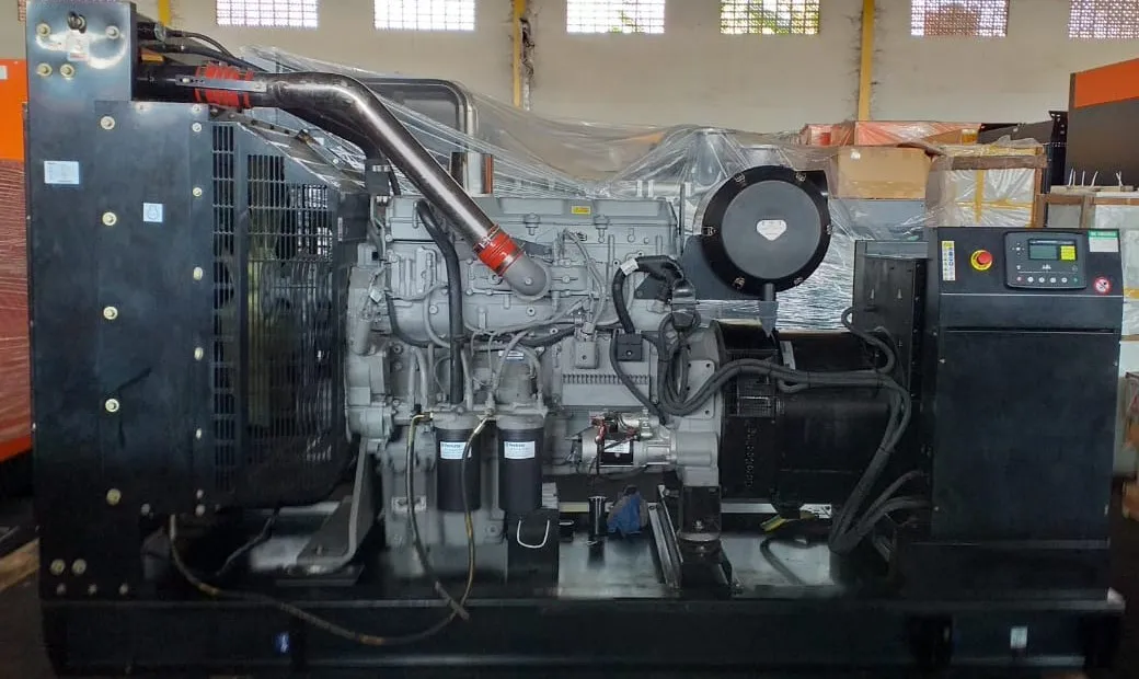 Perkins 350 kVA / 280 kW Genset perkins open dan silent type Harga ...