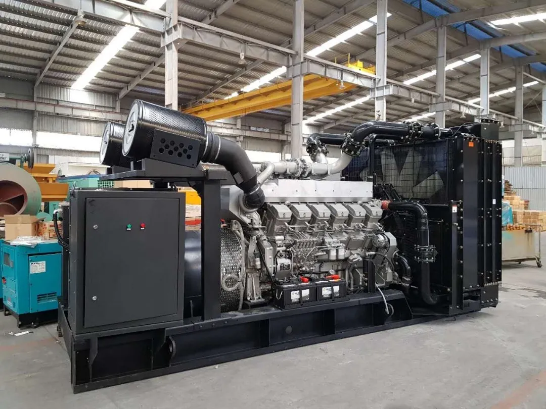 Perkins 1250 kVA / 1000 kW Genset perkins open dan silent type Harga ...